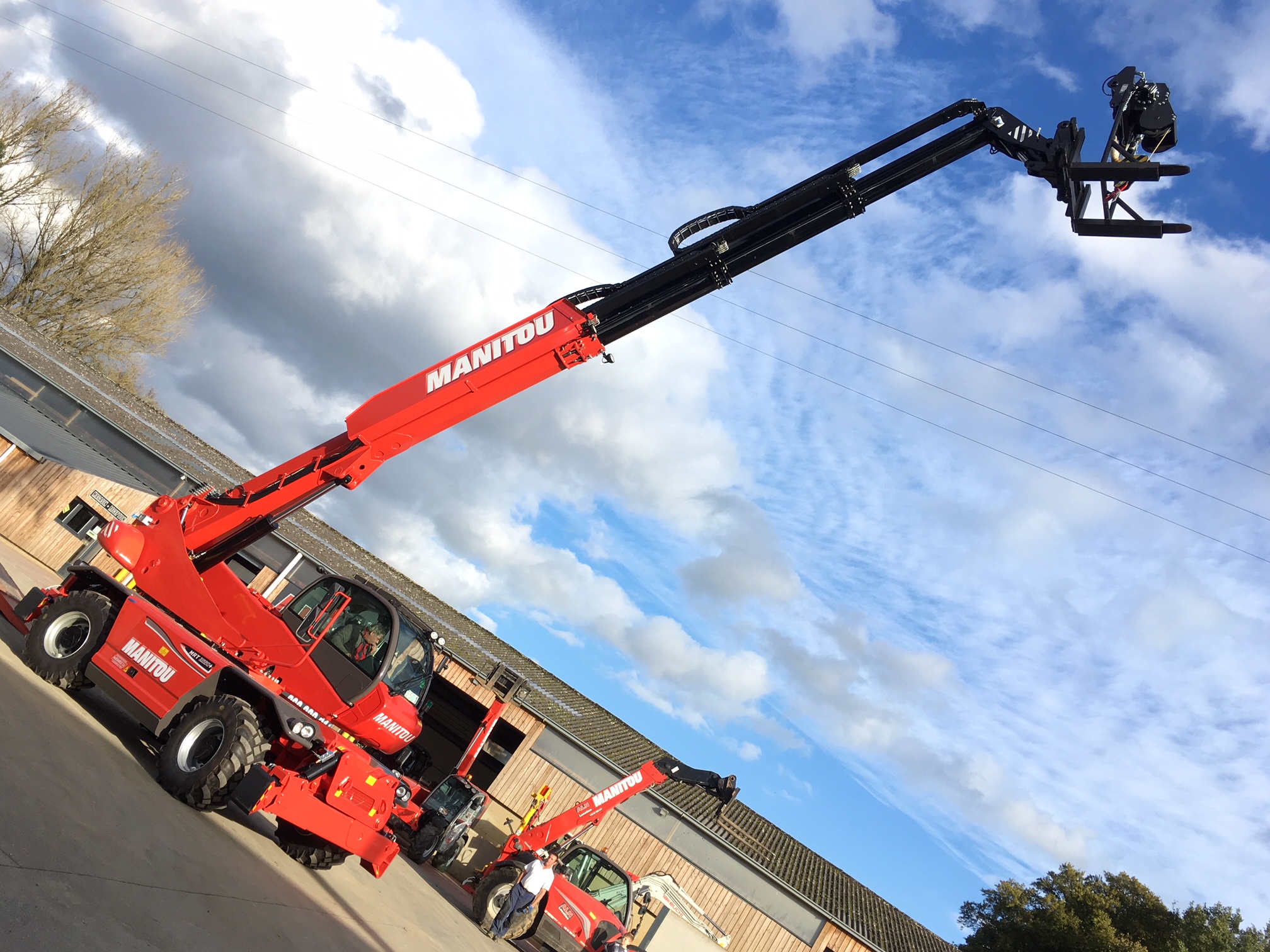 Chariot télescopique Rotatif MANITOU MRT 2550 : Hauteur de levage 24,7m ...
